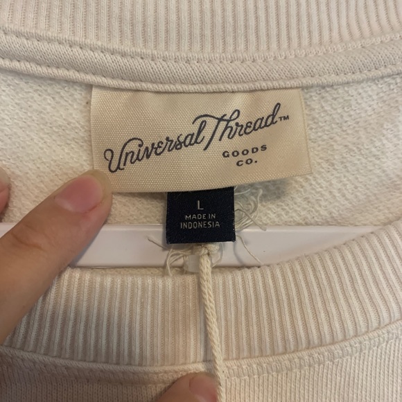 Universal Thread | Tops | Universal Thread Off White Crew Sweatshirt ...